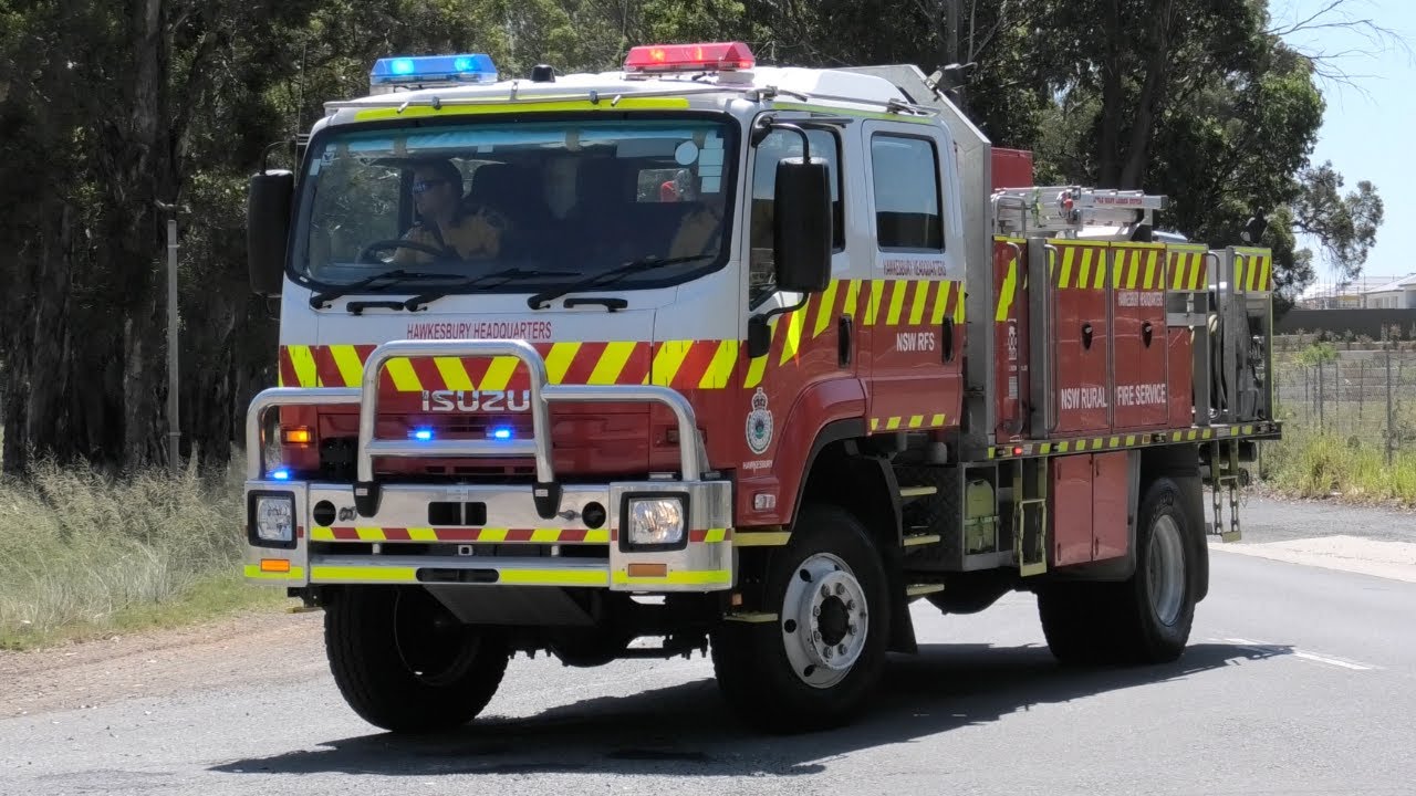NSW Rural Fire Service Responding to backyard fire - Shanes Park - YouTube