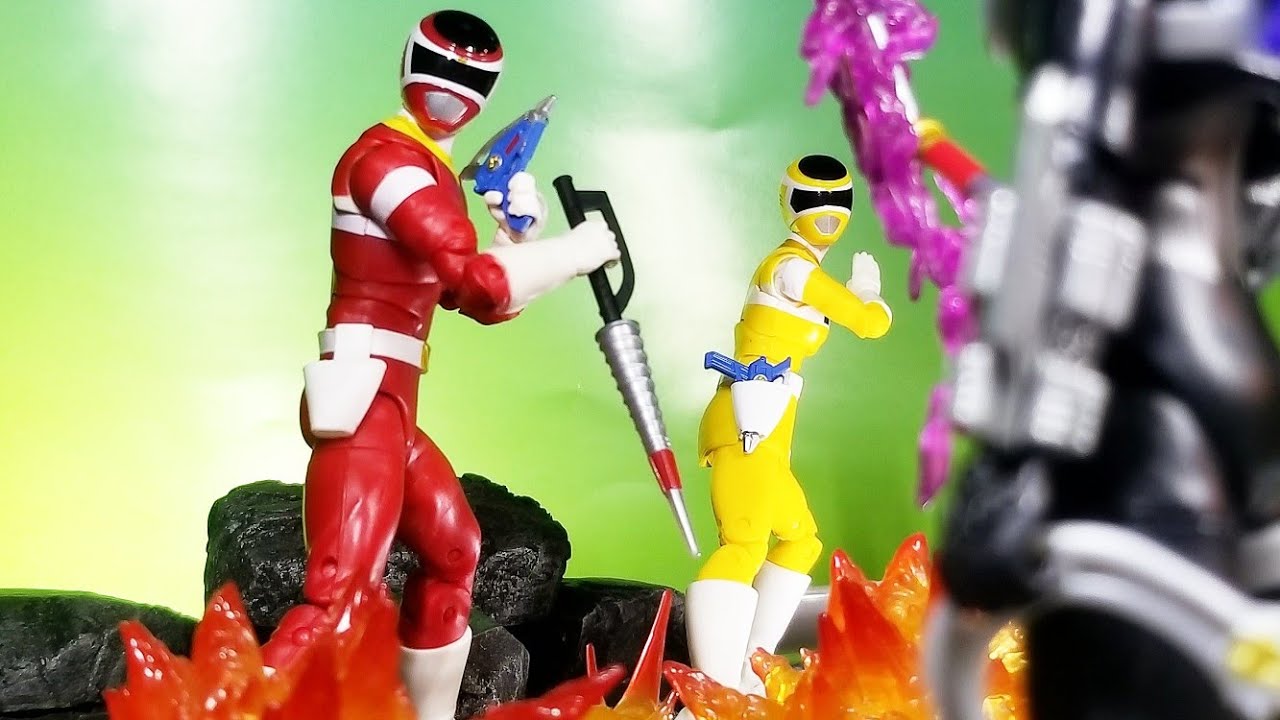 Power Rangers Lightning Collection: In Space Red Ranger & Astronema 2 ...