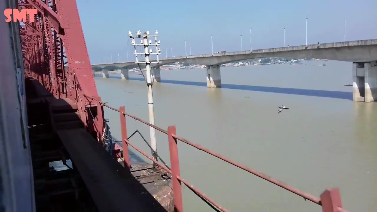 Subarna Express at Bhairab Bridge & station. Railway Bangladesh - YouTube