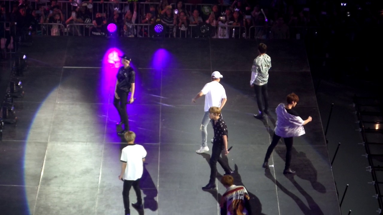 SHOW CHAMPION IN MANILA | BTS Save Me - YouTube