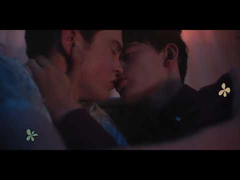 Heartstopper - Primer beso de Nick y Charlie parte 2 - YouTube