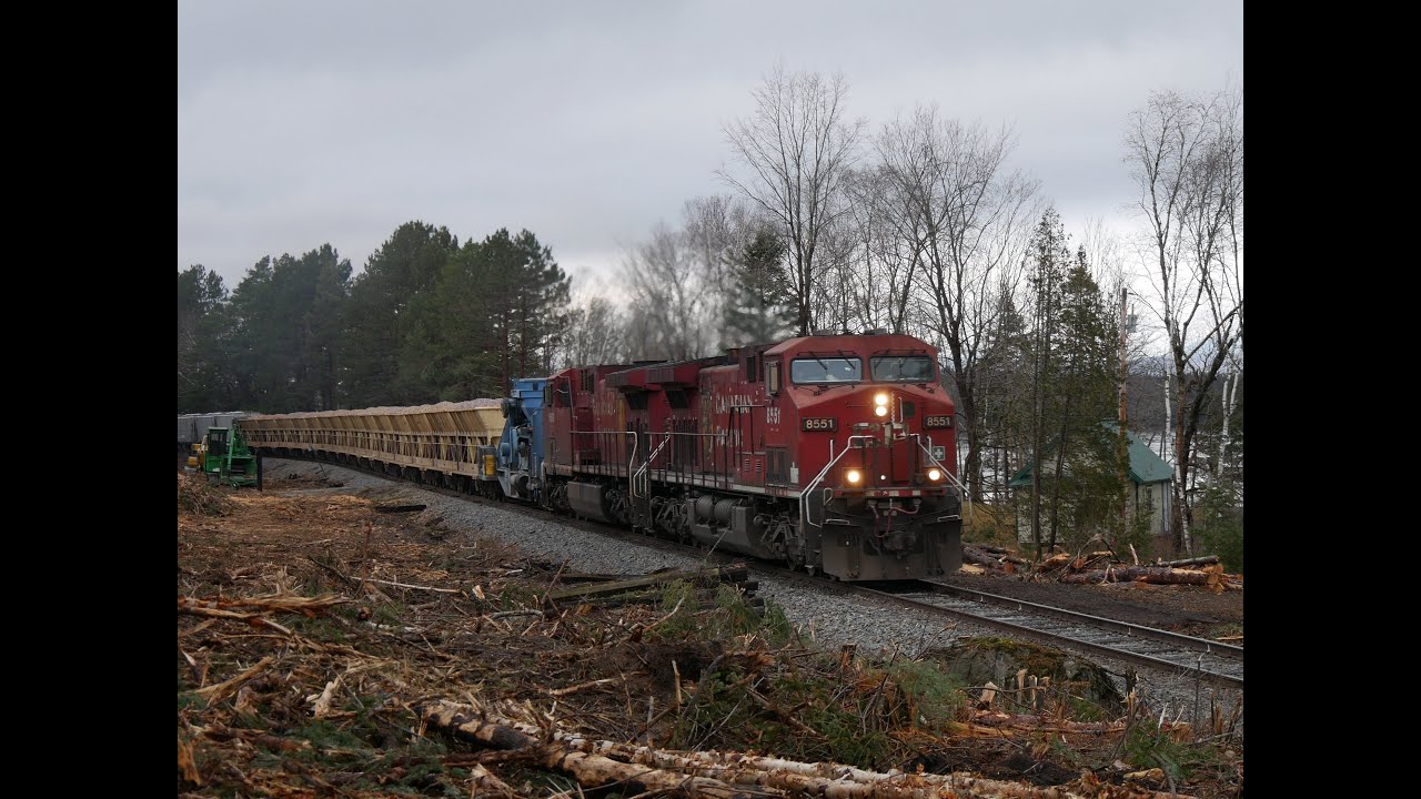 CP 8551 leads CP 250 East on the Moosehead Subdivision 11/27/20 - YouTube