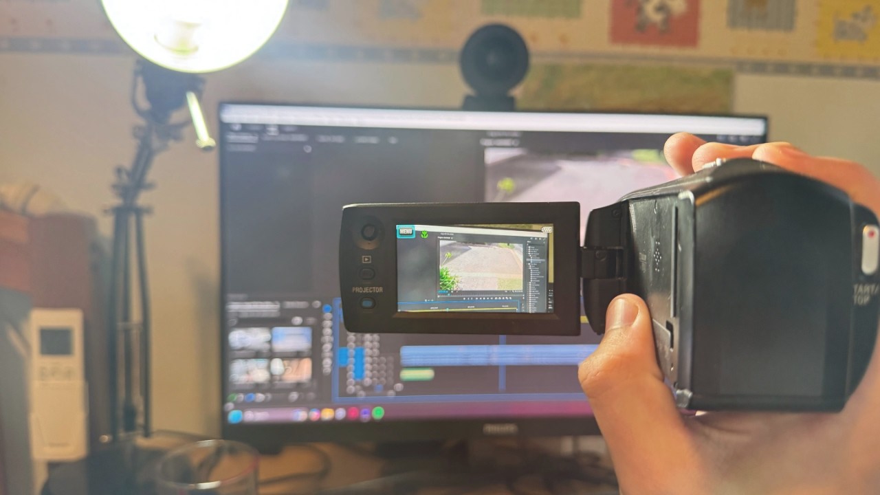 Using an ancient camera to vlog my life. - YouTube