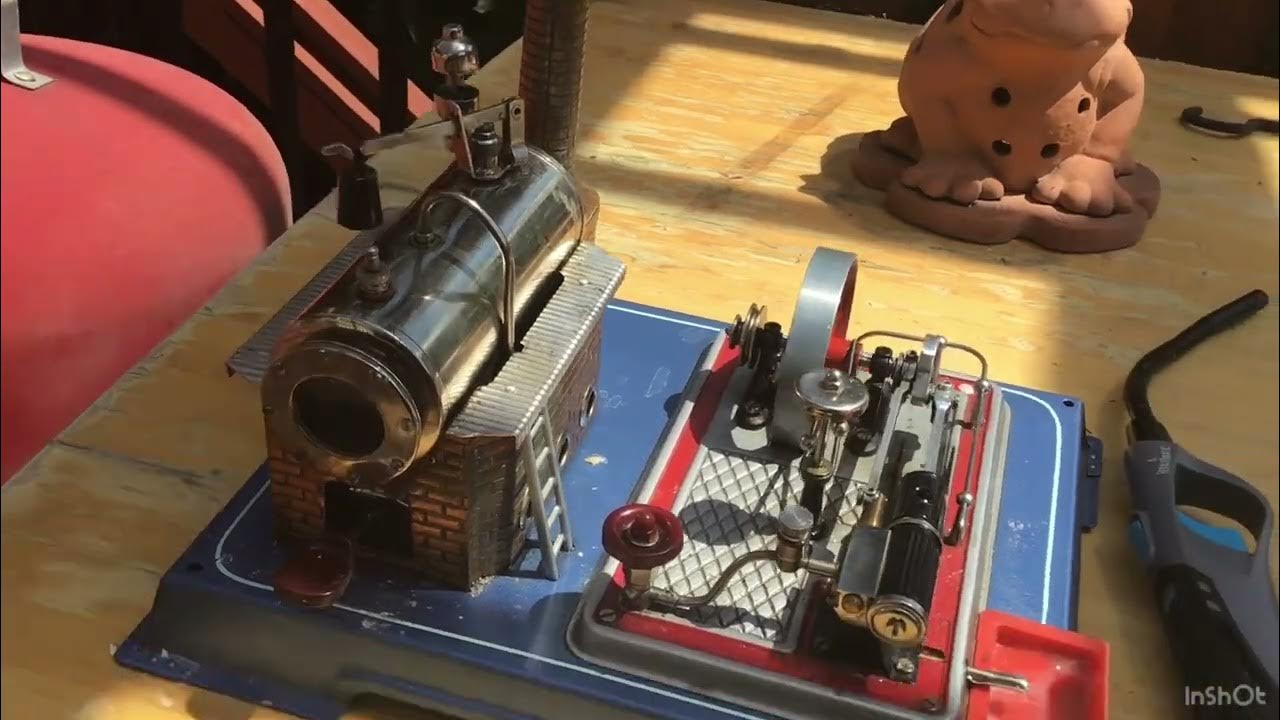 Wilesco D16 steam engine runs - YouTube