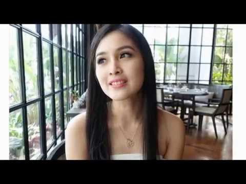 Foto Bareng Pacar, Sandra Dewi Didoakan Menikah