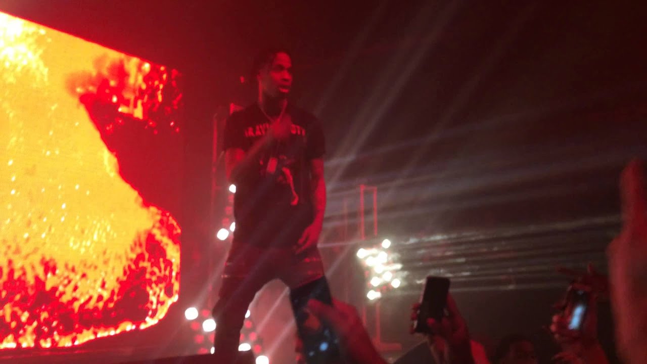 Travis Scott Rodeo Tour: "Sloppy Toppy" Live - YouTube
