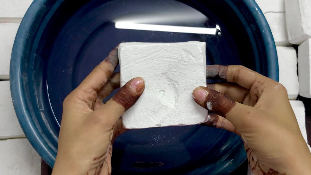 Semi hydrophobic gym chalk water crush - YouTube