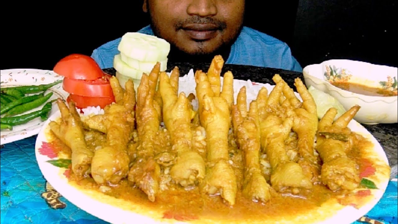 EATING SPICY CHICKEN FEET CURRY WHITE RICE GREEN CHILLI - YouTube