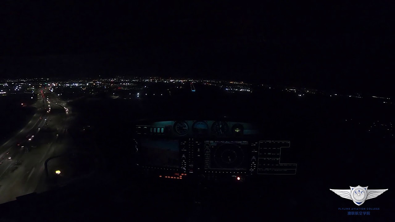 DA40 Night Circuits 20200627 - YouTube