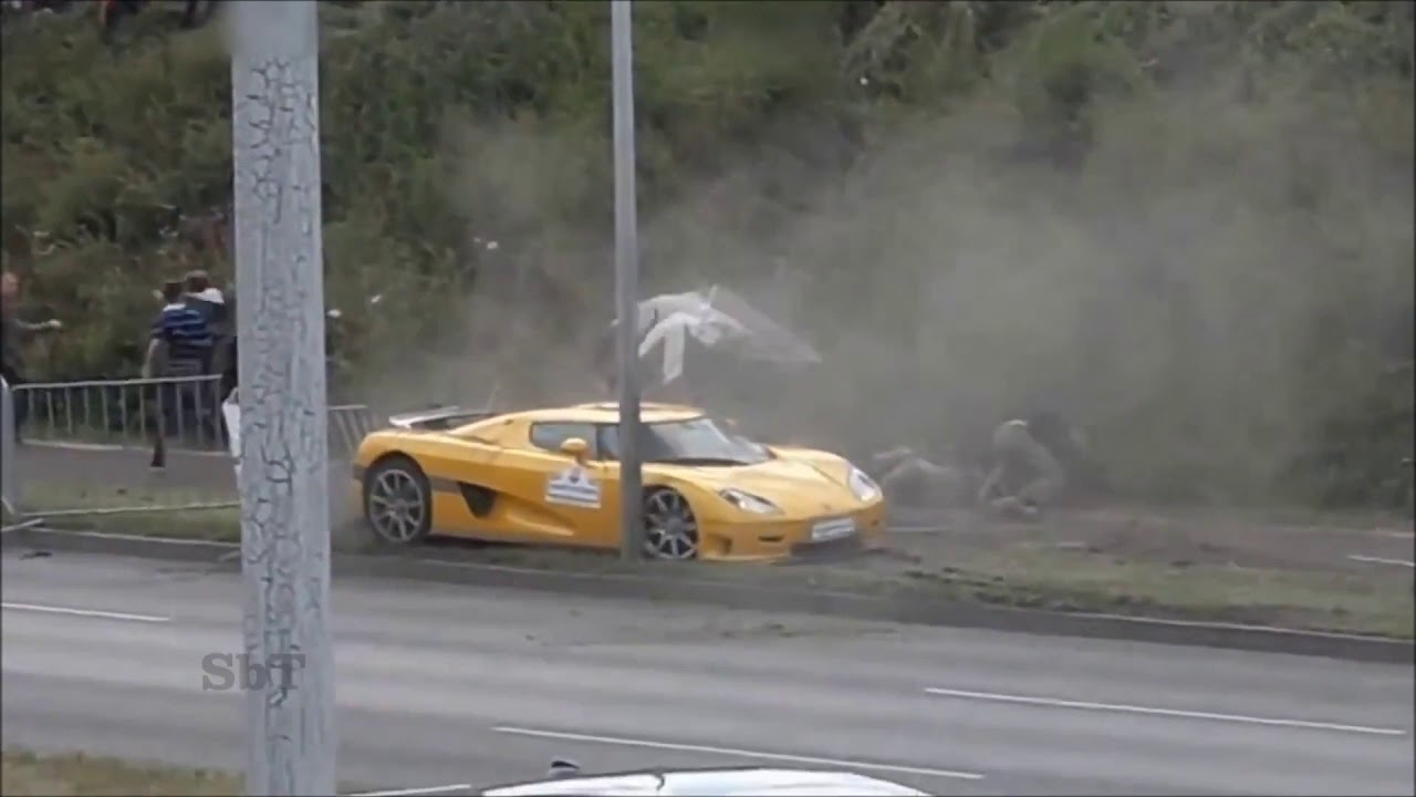 Koenigsegg CCR Fail CRASH In Public Dramatic !! - YouTube