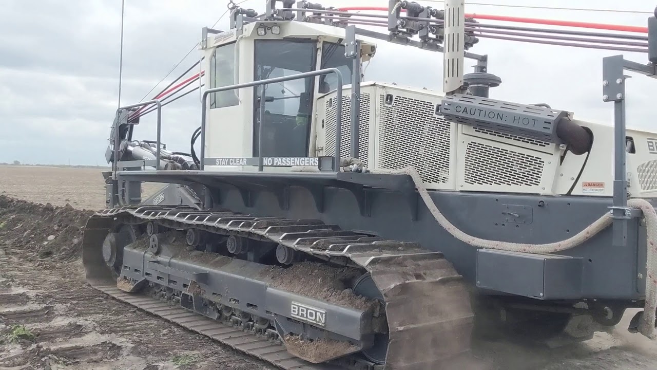 BRON 550 Utility Plow - YouTube