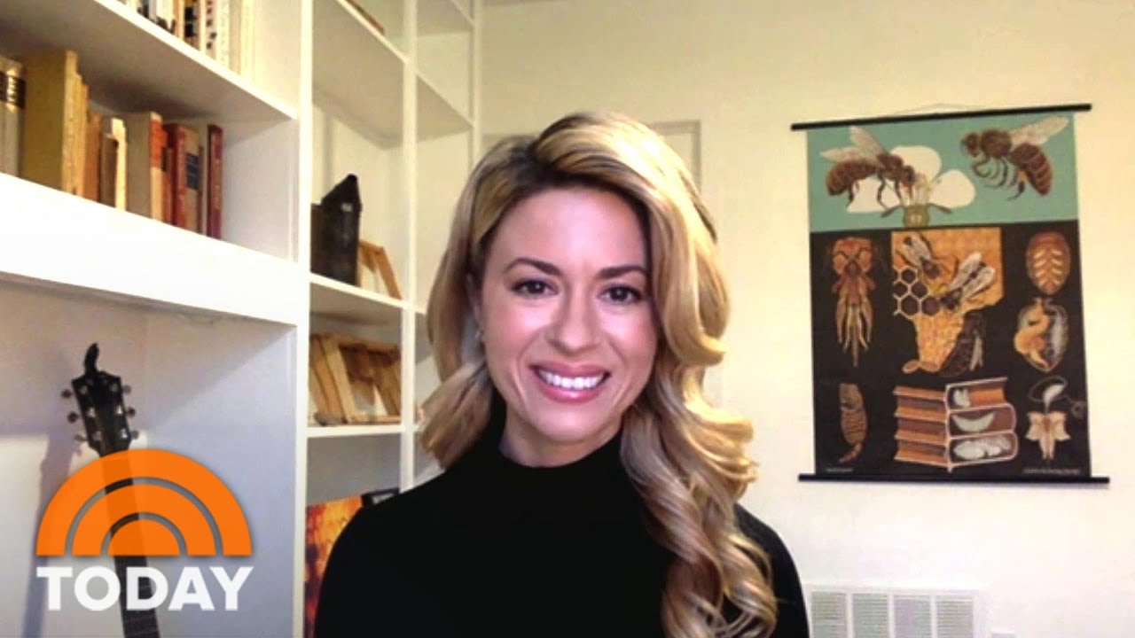 Meet The Beekeeper Who Scoops Bees With Her Bare Hands | TODAY - YouTube