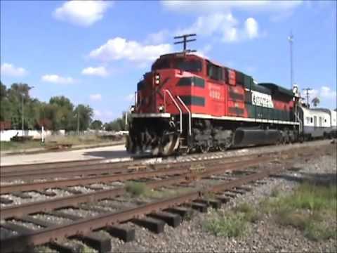 FXE 4092 llevando al Dr. vagon el tren de la salud - YouTube