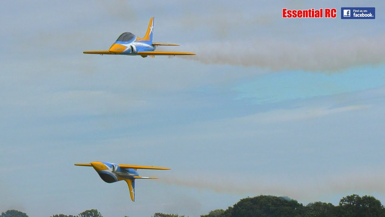 HAVOC turbine RC JET duo SYNCHRONISED close formation aerobatics - YouTube