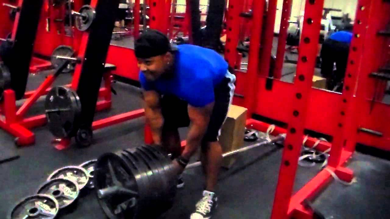 NPC Bodybuilder Charles Curtis Rows 7 plates x 6 reps last set - YouTube