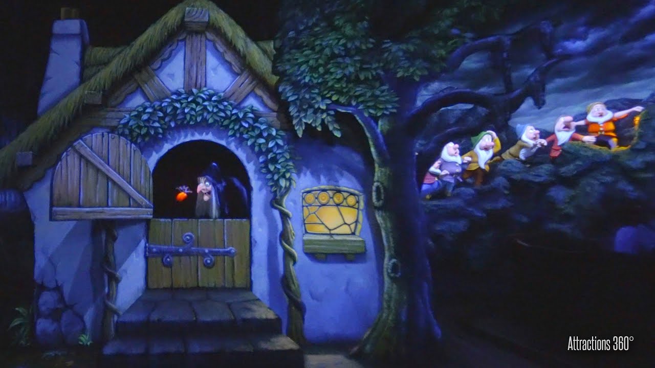 Tokyo Snow White's Adventure Dark Ride | Tokyo Disneyland - YouTube
