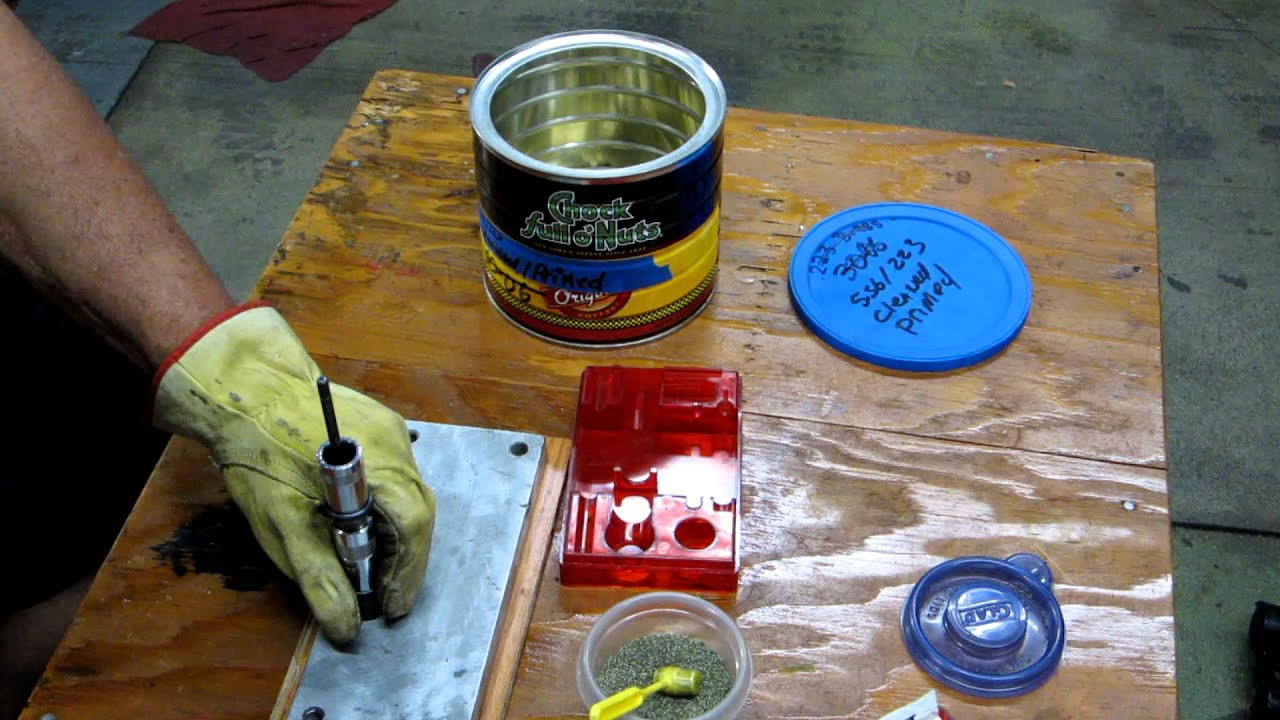 Reloding 223 with hand Lee loader. - YouTube