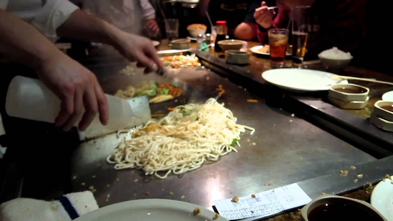 Hibachi Chef Skills, Tricks and Dinner (Part 2) - YouTube