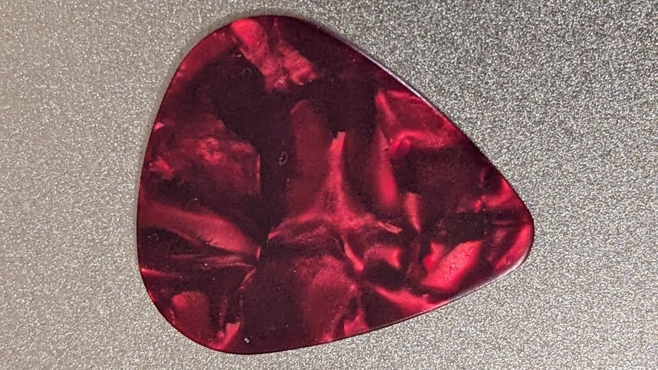 Three-month review of the Martin & Co Medium 73 mm Pearloid guitar pick ...