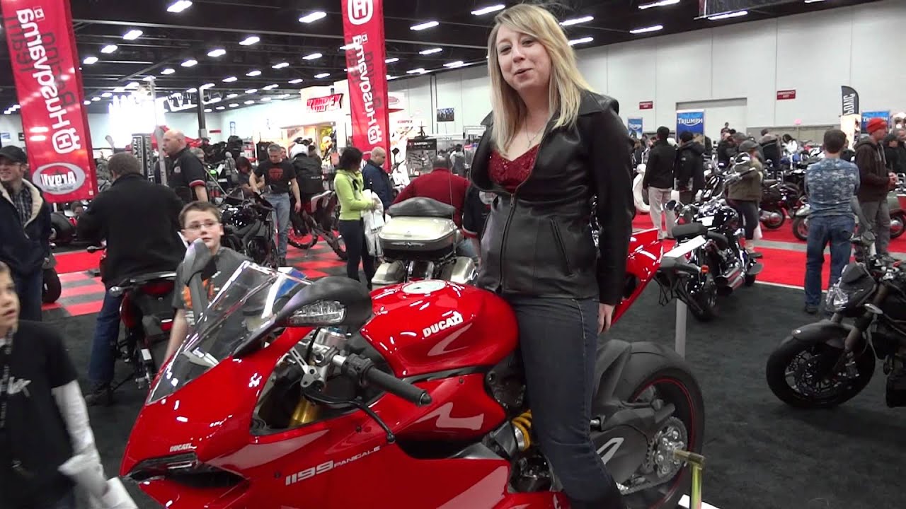 Girl on Ducati 1199 Panigale HD - YouTube