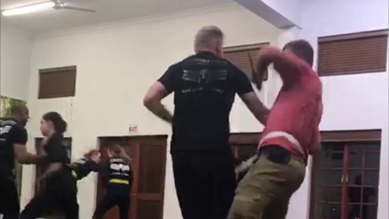 IVANA RIES KRAV MAGA - GENERAL KNIFE DRILLS IN CLASS - YouTube