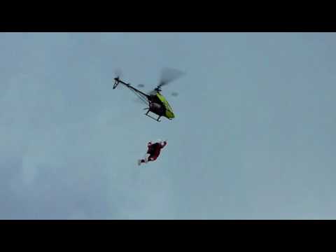 Wildblade-Heli schleppt RC-Fallschirmspringer - YouTube