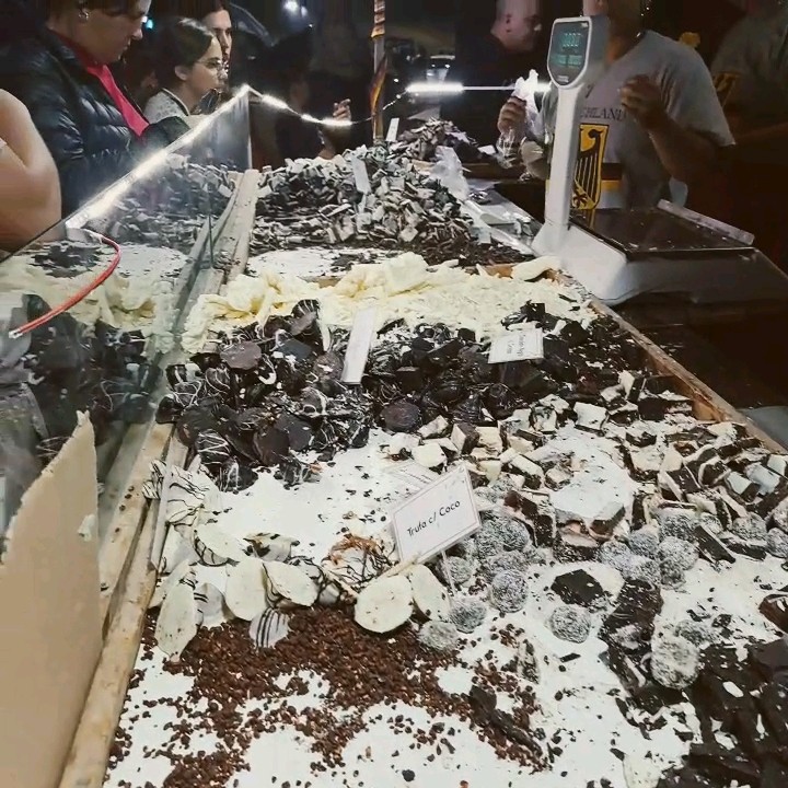 CHOCOLATE ARTESANAL POR ACA - YouTube