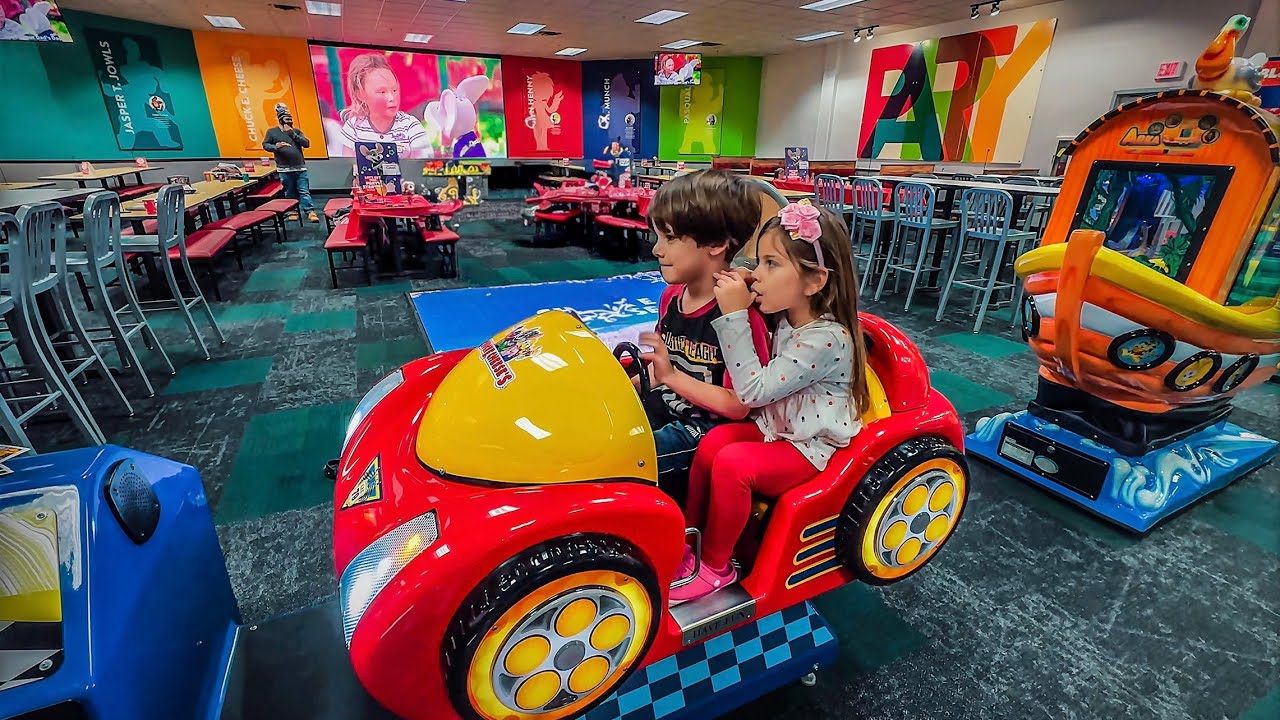 Chuck E Cheese Fun Family Time| Bezaleel’s Discovery - YouTube