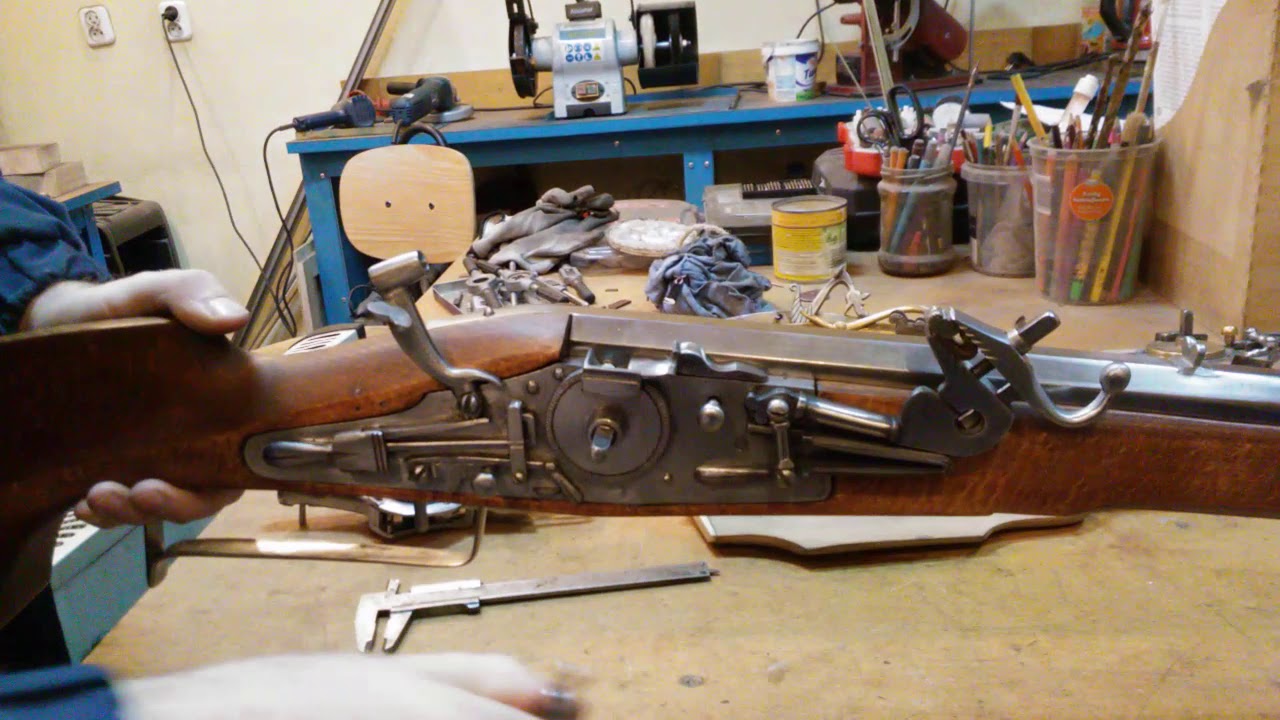 1590 German double mechanism wheellock- matchlock musket - YouTube
