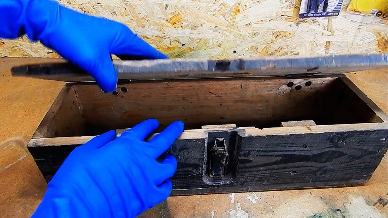 Restoration of a German artillery box - YouTube