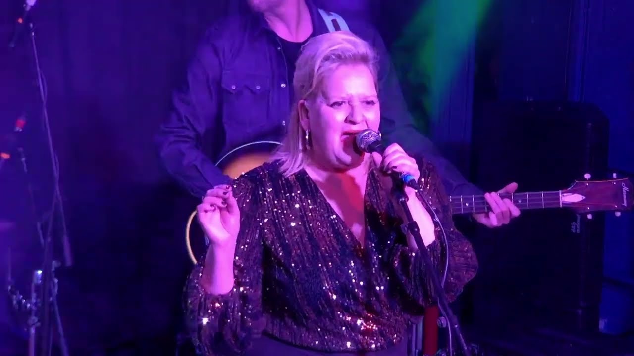 Emma Wilson "Wish Her Well" Live UK Blues Awards Ceremony 2022 - YouTube