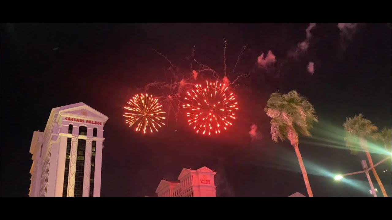 Watch Fourth of July Fireworks on the Las Vegas Strip - YouTube