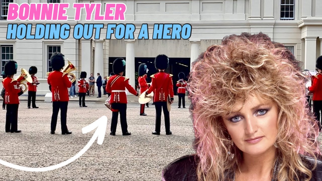 Crowd go crazy for Royal musicians! (DRUMMER SHOWS OFF) - YouTube