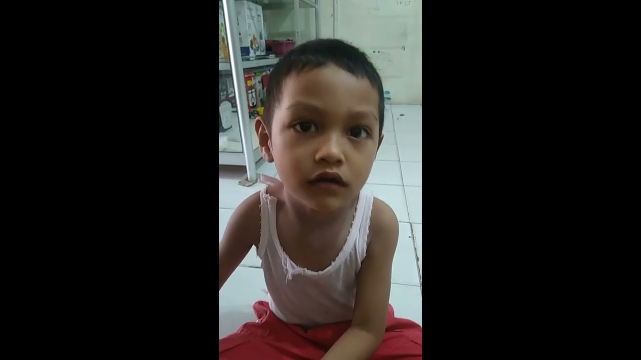 Anak bocil lagi belajar bicara - YouTube