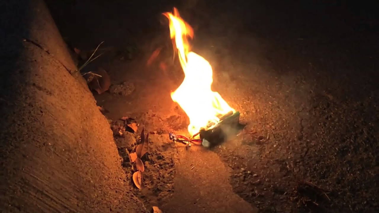 LIPO Battery Bursting into Flames! - YouTube