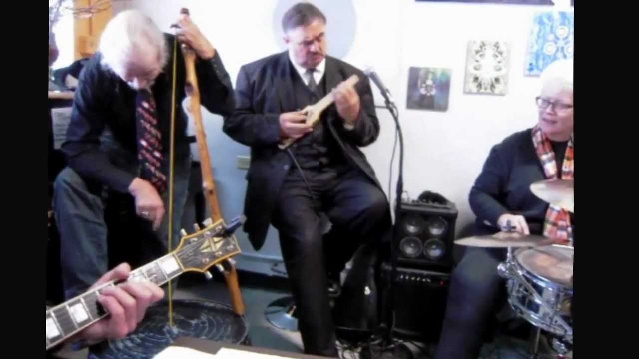 Blue Drag (ukulele and guitar) - YouTube