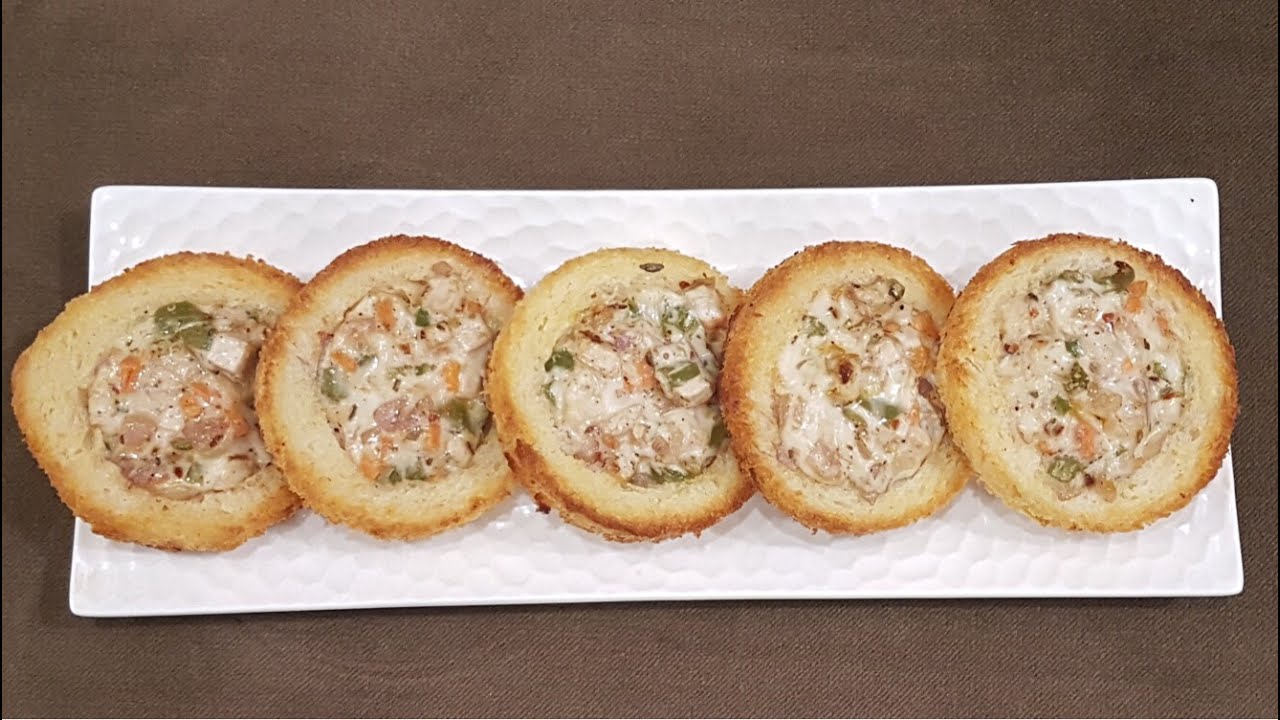 Cheesy Veg Disc / Bread Sandwich / Bread Appetizer Recipe - YouTube