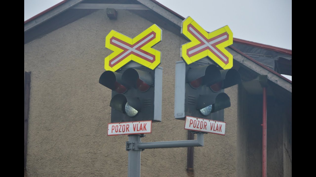 železniční přejezd / Czech railroad crossing AŽD71 LED TUCHOMĚŘICE ...