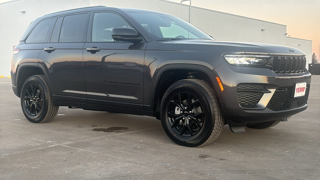 2025 Jeep Grand_Cherokee Altitude X Galesburg, Burlington, Peoria ...