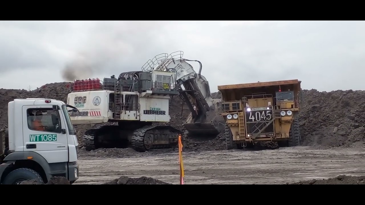 melihat cara/tehnik loading double side Liebherr R996 (shovel ...