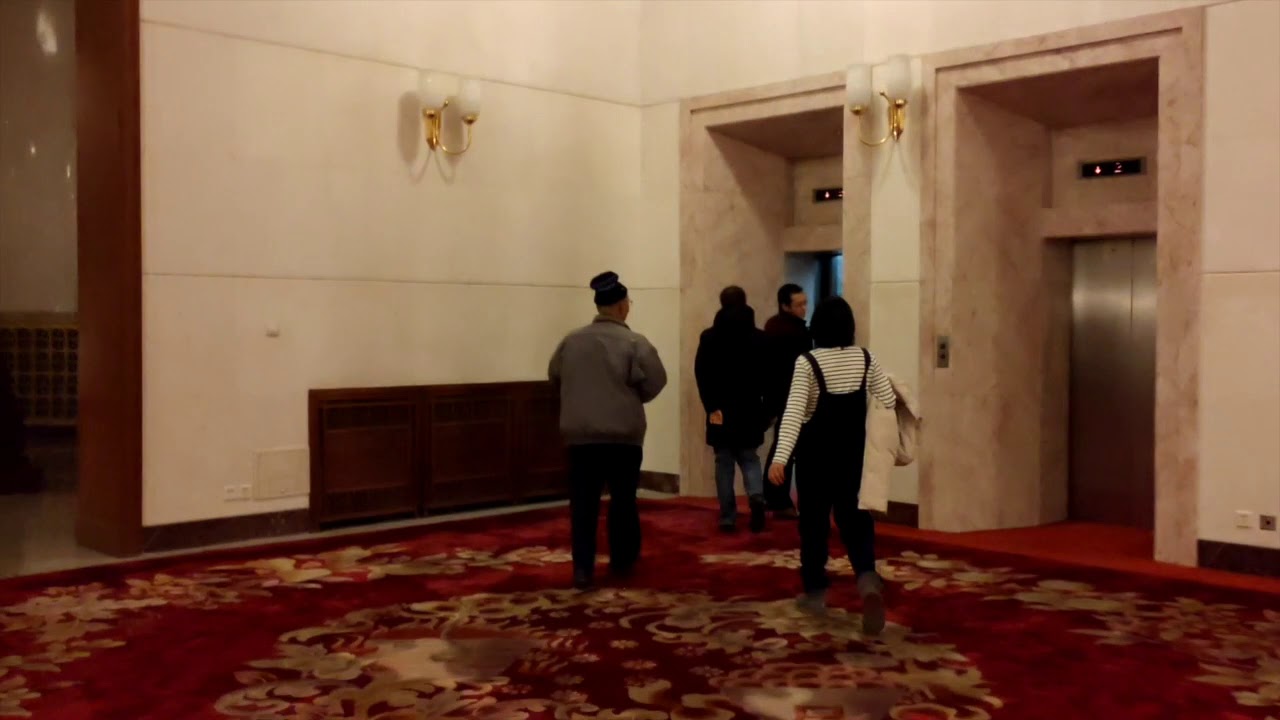 Tour in Great hall of People (Chinese White House) - YouTube