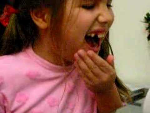 Tooth pull by string - Successful. (iple diş çekimi). - YouTube