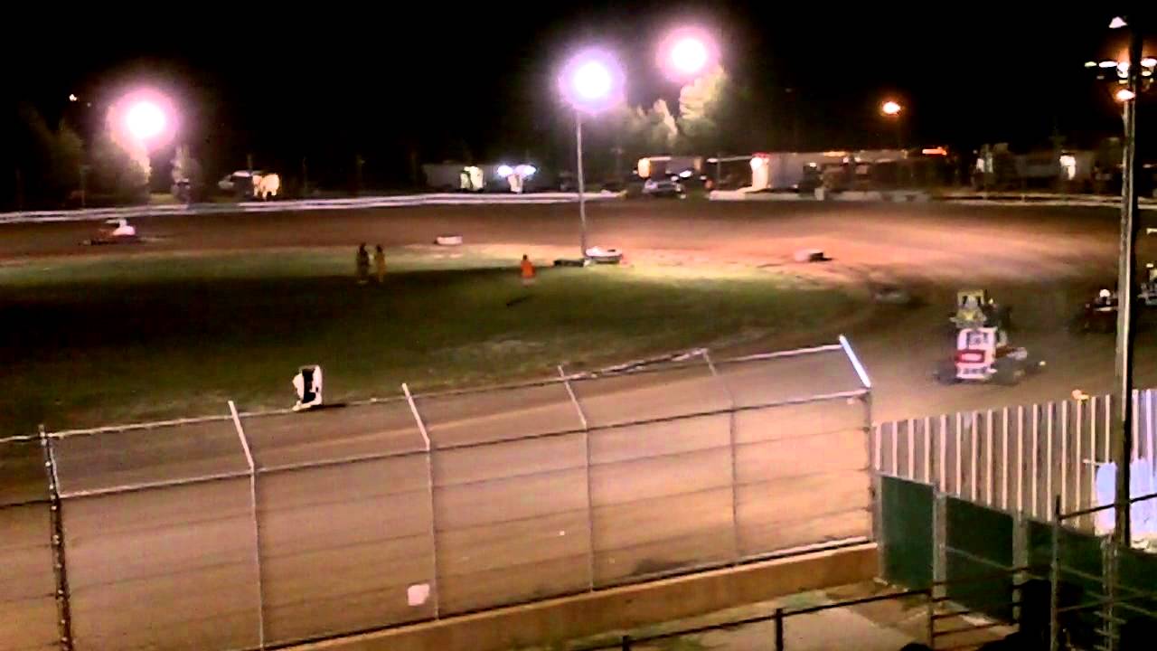 Milwaukee Stock Car Racing Association_2012_Chilton Feature Race - YouTube