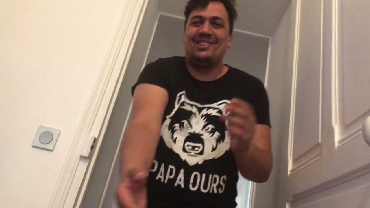 KENNY RATE SON RAMADAN JE LE SURPREND SOUS LE BUREAU DE FORTNITE - YouTube