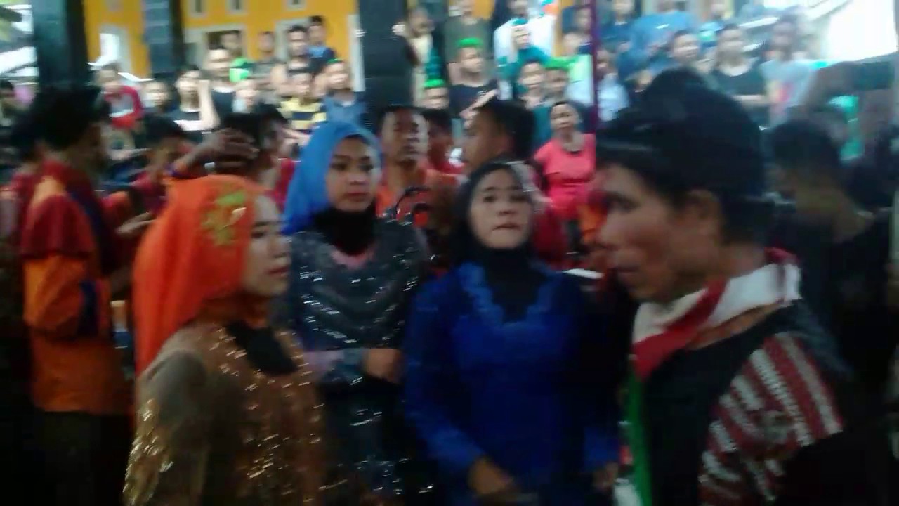 Debus jaran sembrani - YouTube