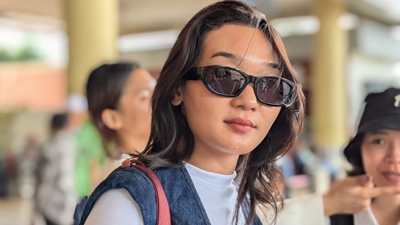 om Adella di bandara Jambi - YouTube