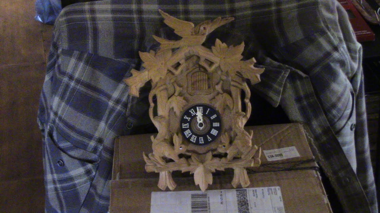 Dancing Squirrels Cuckoo Clock p2 - YouTube
