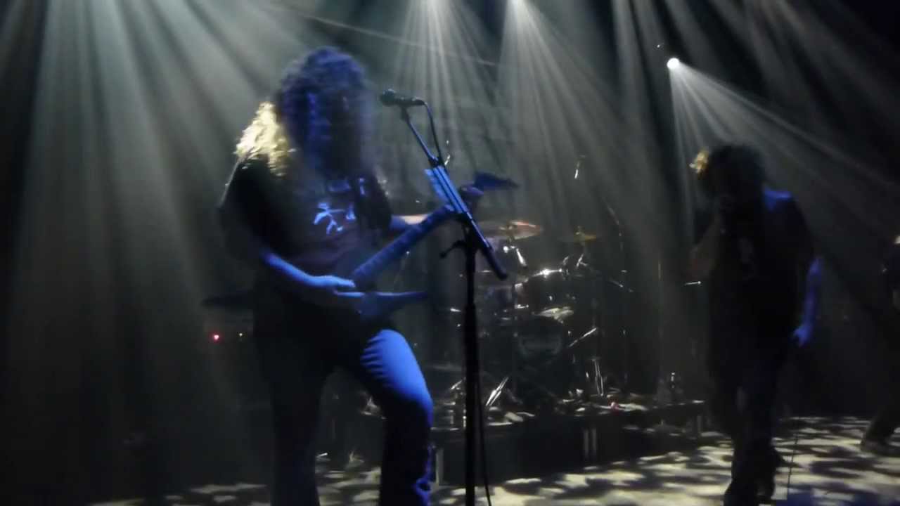 Voivod - Target Earth (live) - Quebec city, Canada 2014 - YouTube