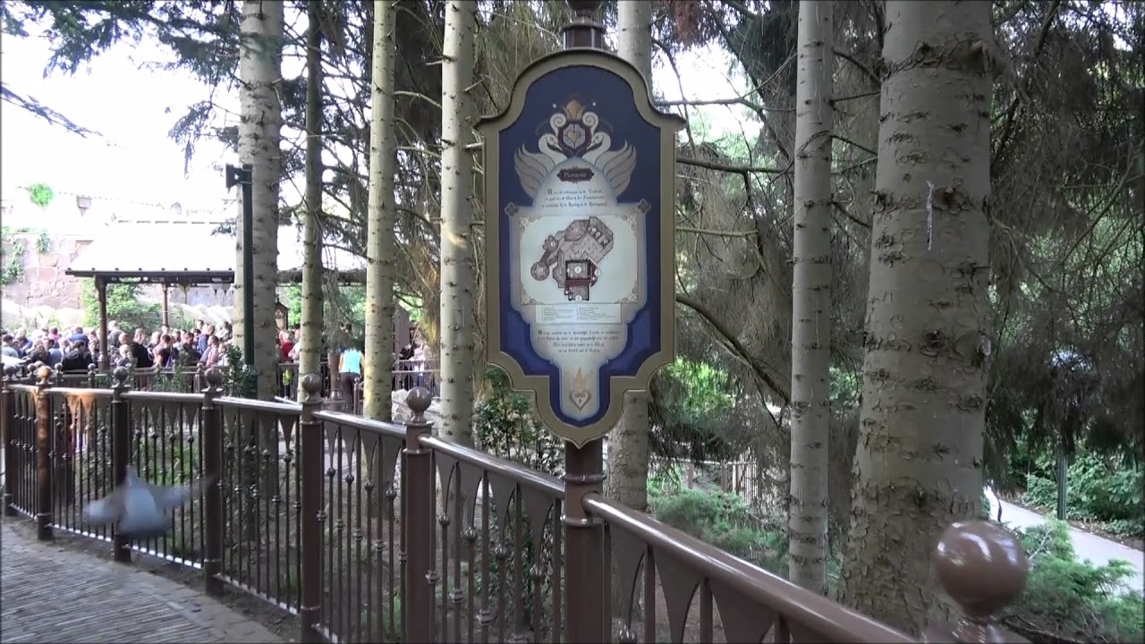 Buiten wachtrij Symbolica @Efteling 2017 - YouTube