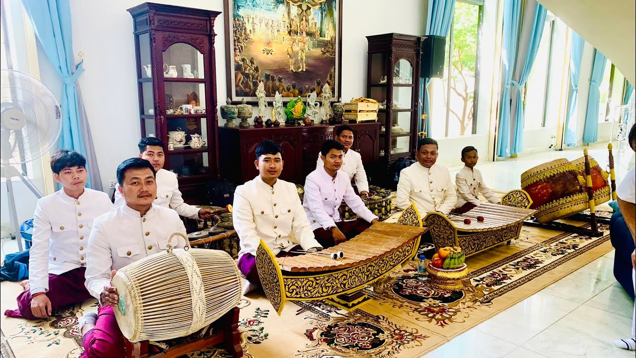 Pinpeat Khmer classical - YouTube